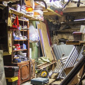 5 Stages of Hoarding (How to Recognize Hoarding Disorders)